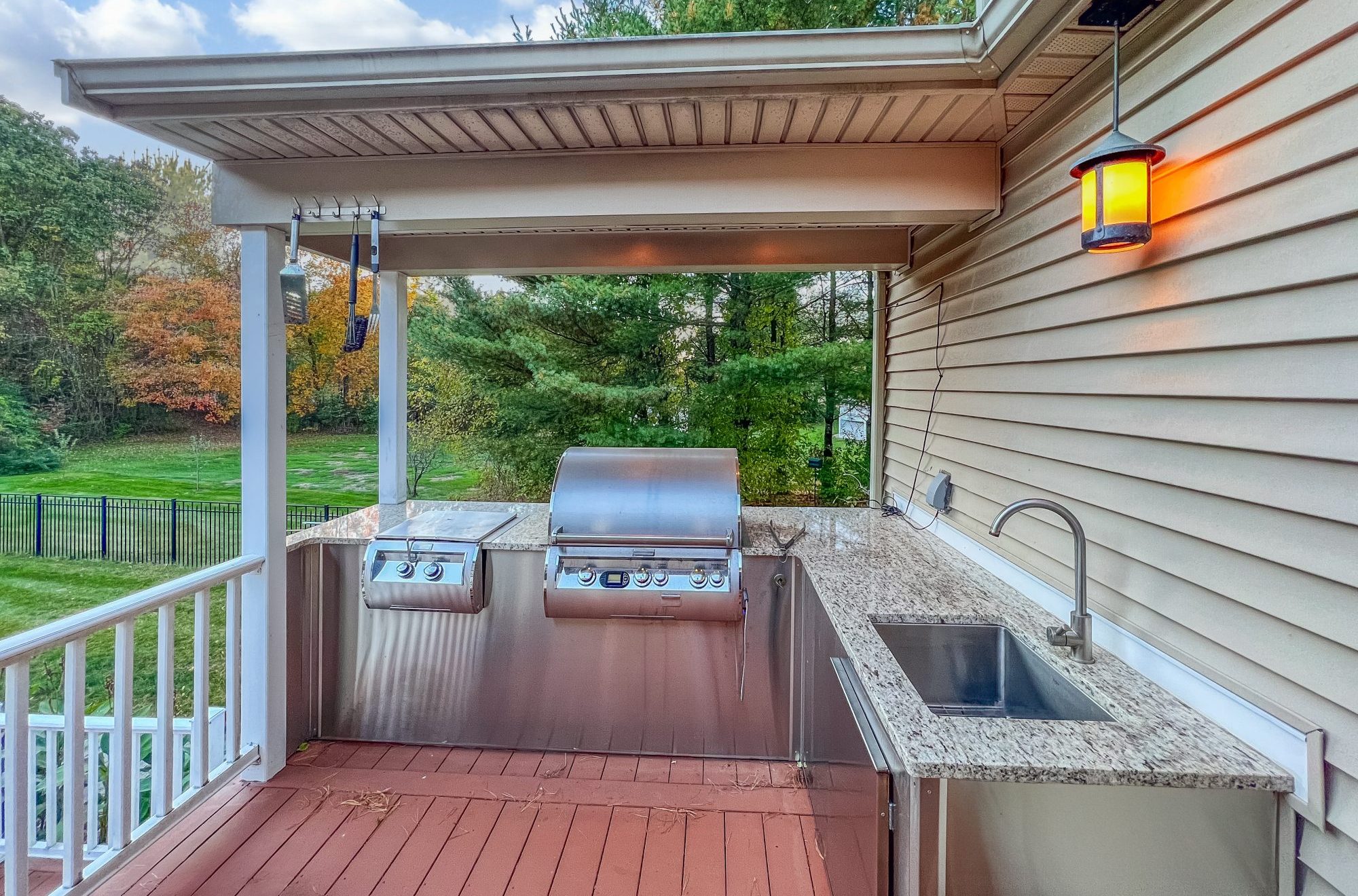 How Do I Choose the Perfect Outdoor Kitchen Countertop? | Midwest ...